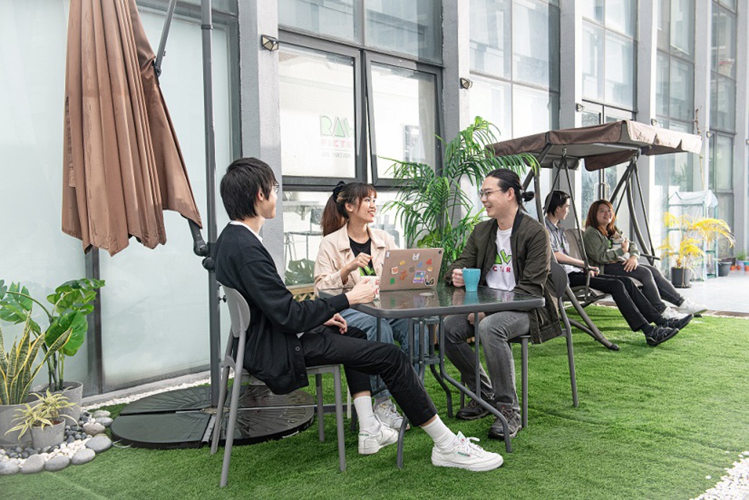 Working at Studio Rawr Pictures - Company Profile & Information ...